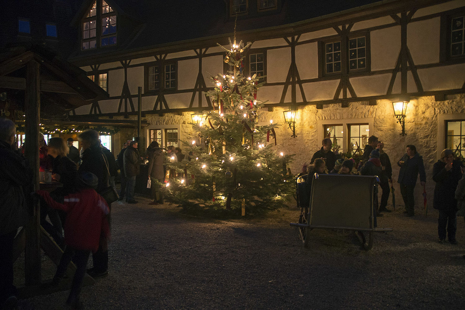 Romantische Burg Weihnacht auf Katzenstein - Burg Katzenstein - CASTLEWELT®